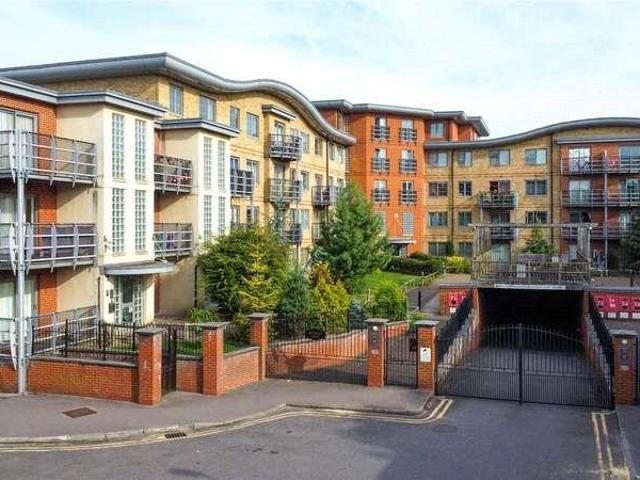 2 bed property for sale