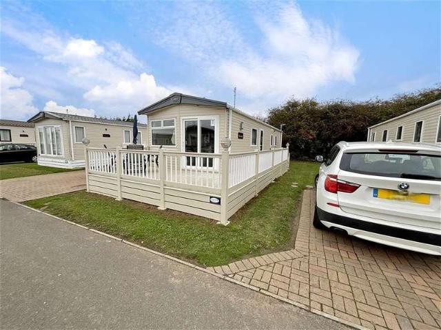 2 bed property for sale
