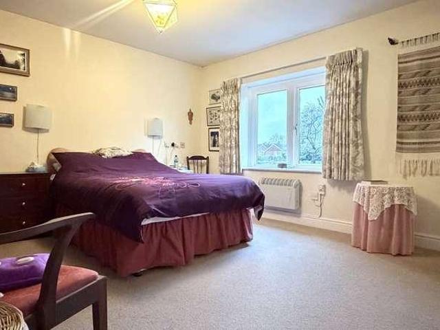 2 bed property for sale