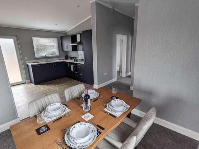 2 bed property for sale