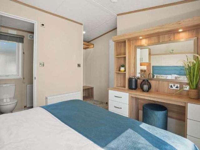 2 bed property for sale