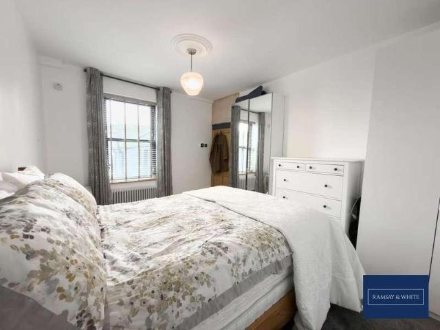 2 bed property for sale