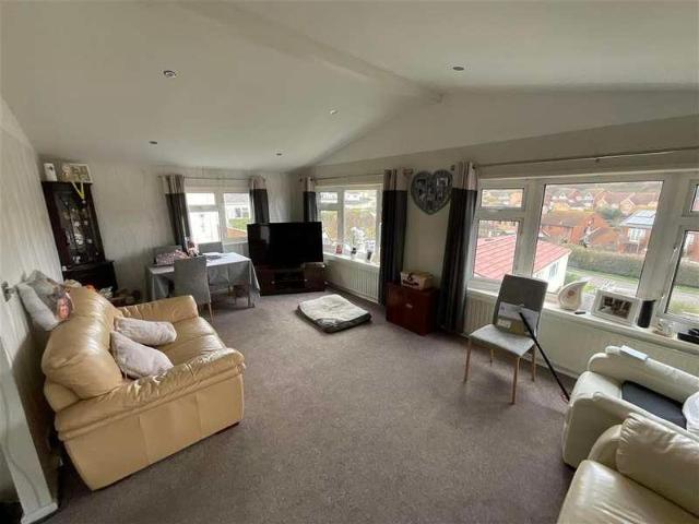 2 bed property for sale