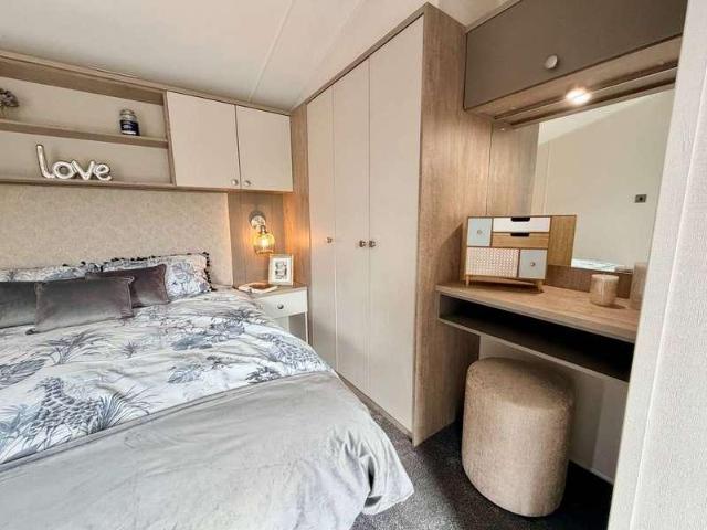 2 bed property for sale