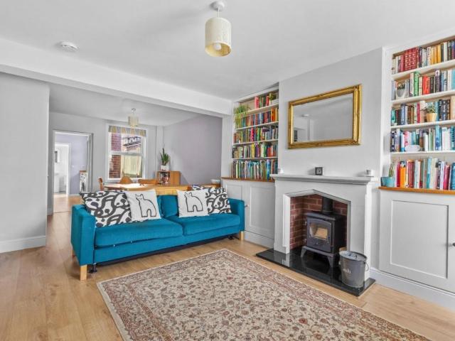 2 bed property for sale