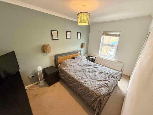 2 bed property for sale