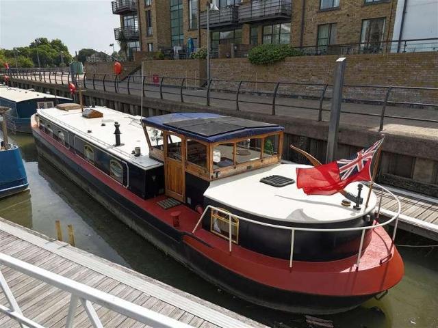 2 bed property for sale