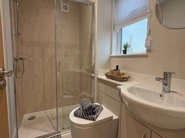 2 bed property for sale