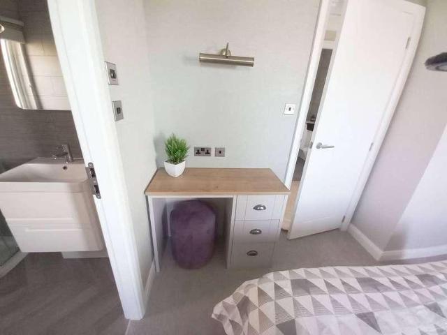2 bed property for sale