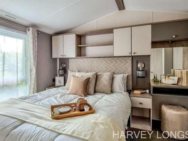 2 bed property for sale