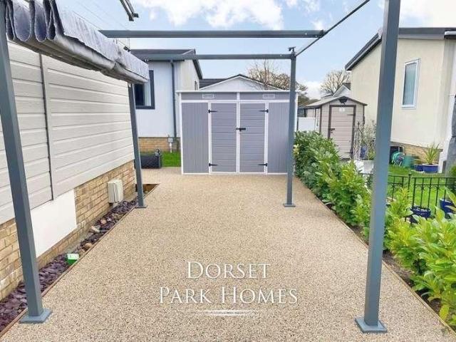 2 bed property for sale