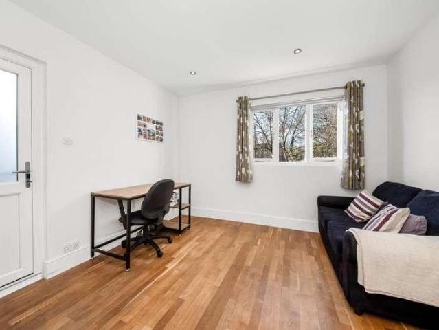 2 bed property for sale