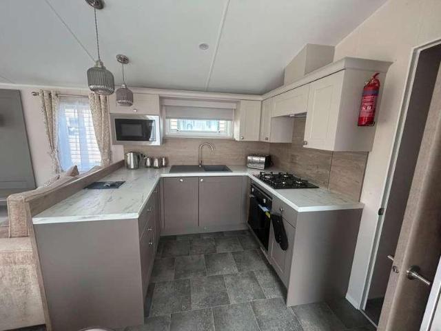 2 bed property for sale