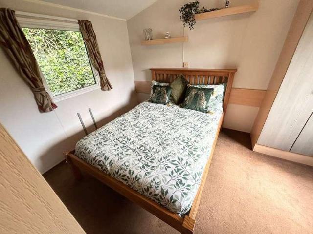 2 bed property for sale