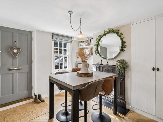 2 bed property for sale