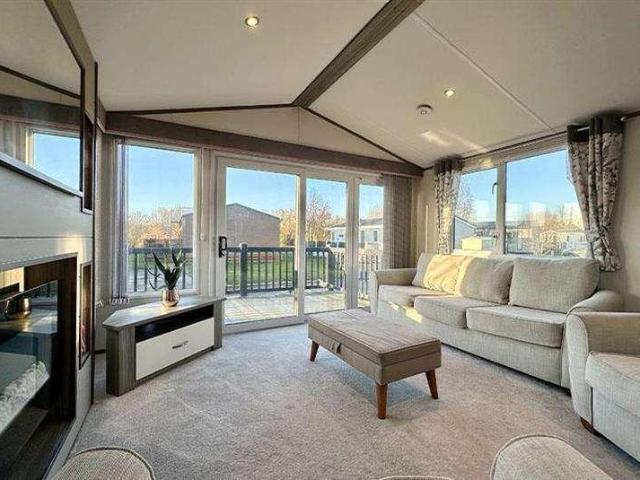 2 bed property for sale