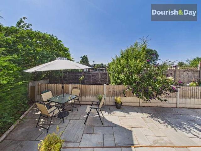 2 bed property for sale