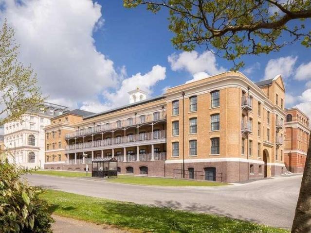 2 bed property for sale