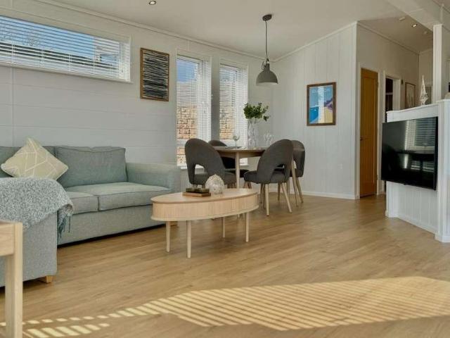 2 bed property for sale