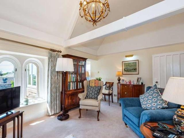2 bed property for sale