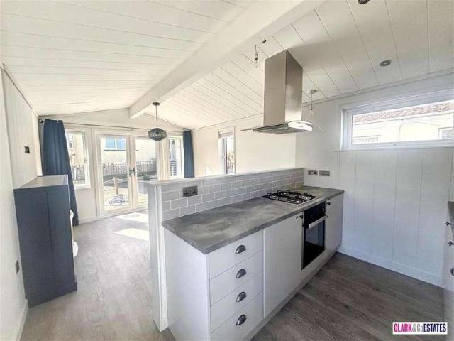 2 bed property for sale
