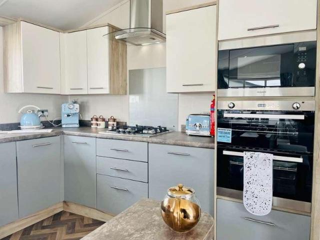 2 bed property for sale
