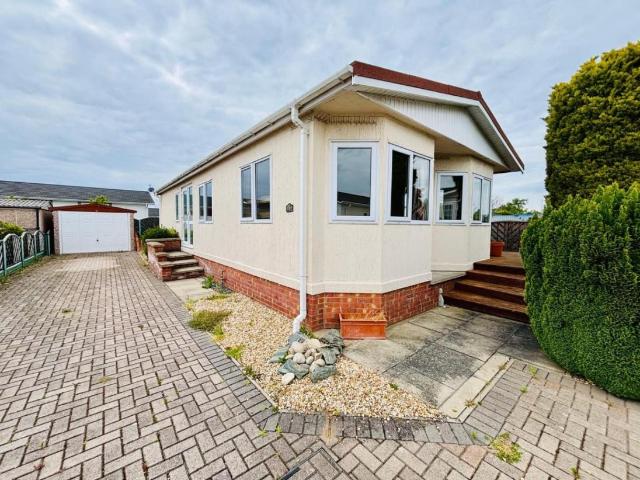 2 bed property for sale