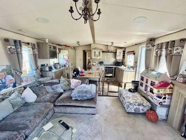2 bed property for sale