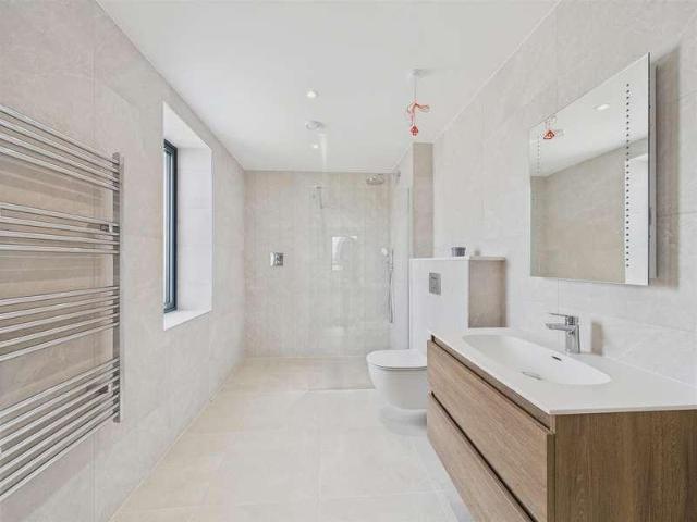 2 bed property for sale