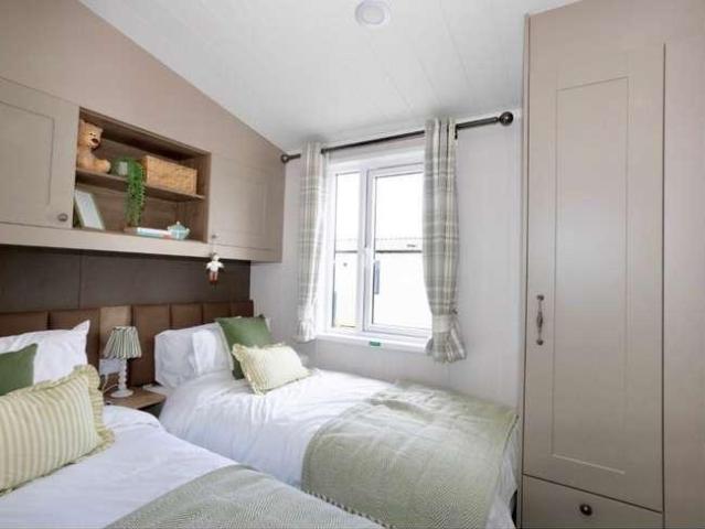 2 bed property for sale