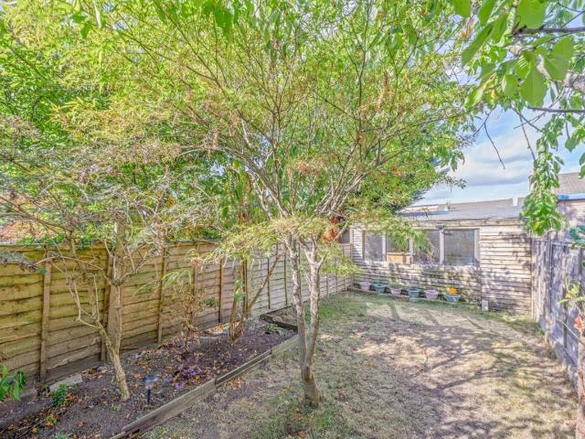 2 bed property for sale