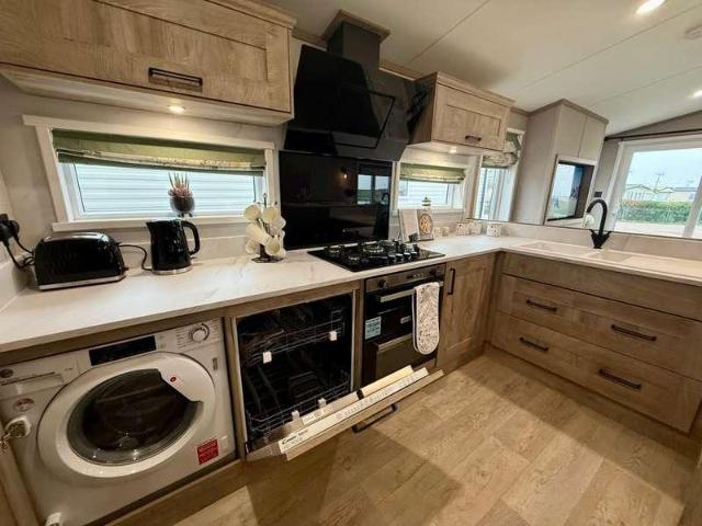 2 bed property for sale