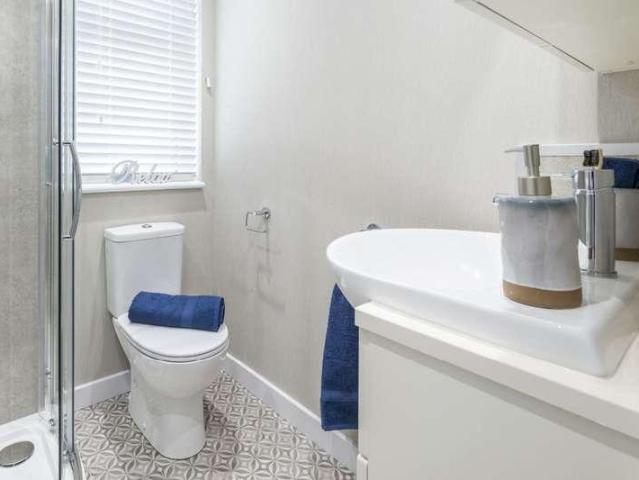 2 bed property for sale