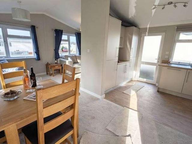 2 bed property for sale