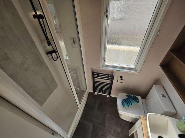 2 bed property for sale