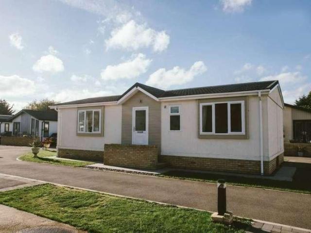 2 bed property for sale
