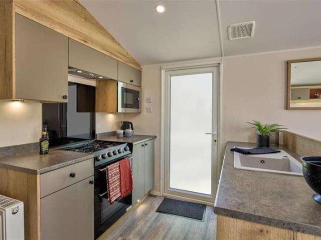 2 bed property for sale