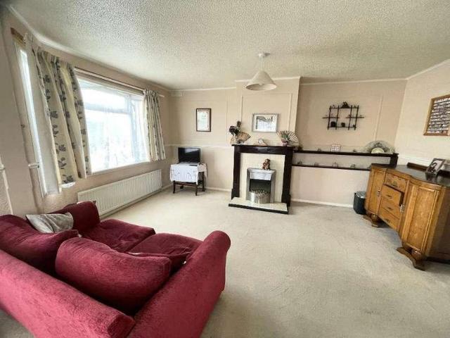 2 bed property for sale