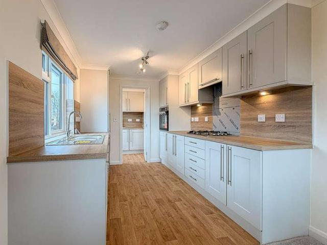 2 bed property for sale