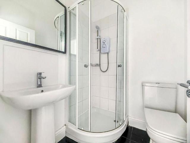 2 bed property for sale