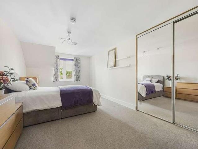 2 bed property for sale