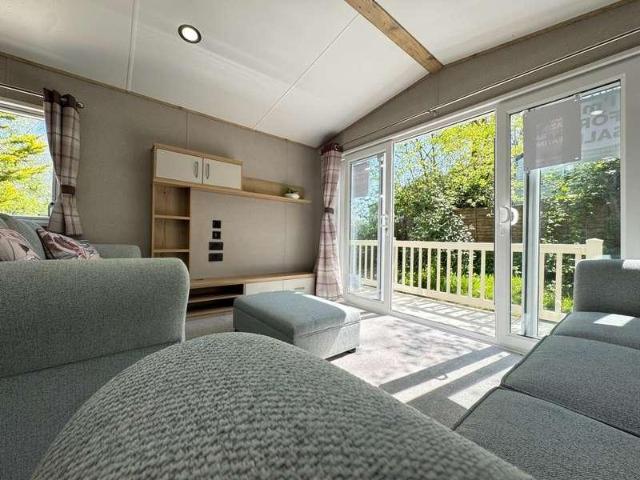 2 bed property for sale