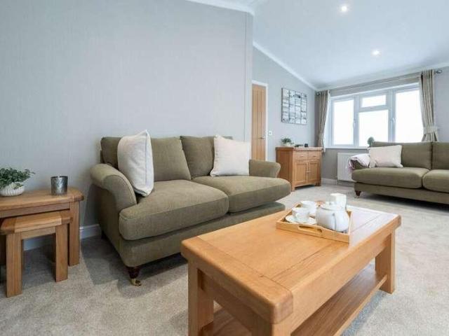2 bed property for sale