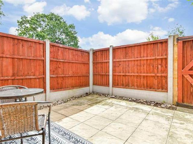 2 bed property for sale