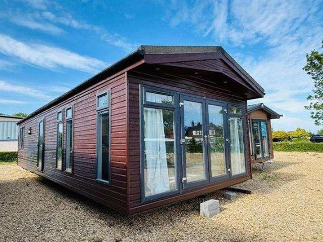 2 bed property for sale