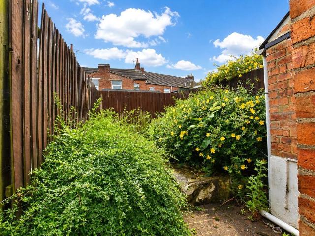 2 bed property for sale