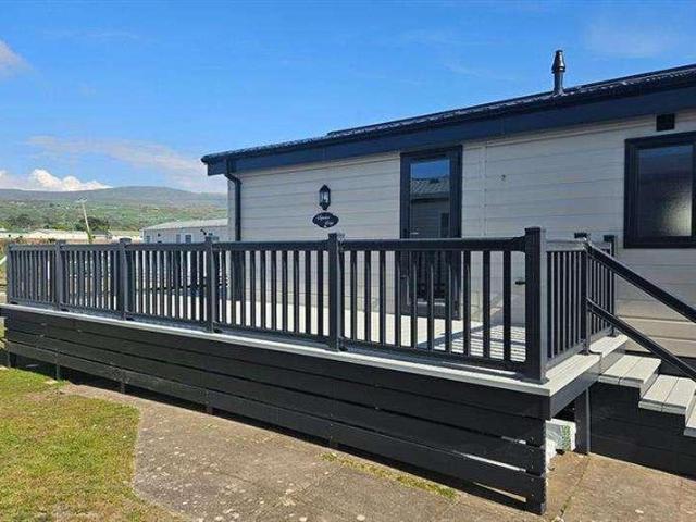 2 bed property for sale