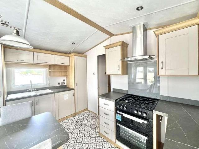 2 bed property for sale