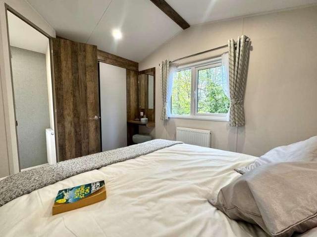 2 bed property for sale