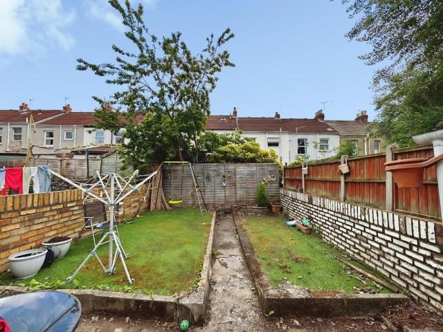 2 bed property for sale